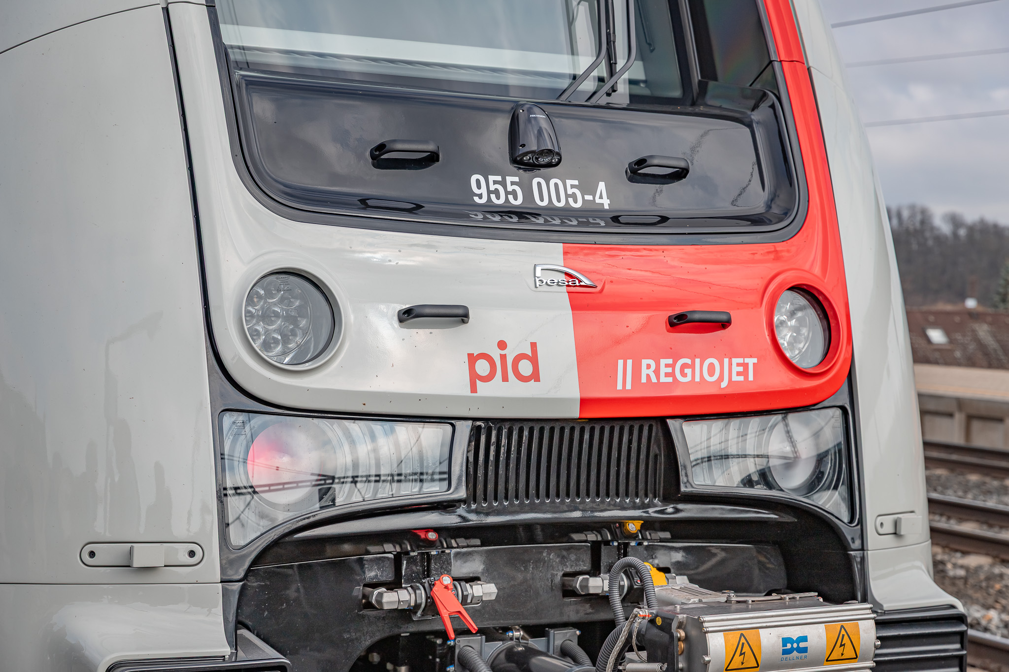 Nové vlaky Pesa pro linky S49 a S61