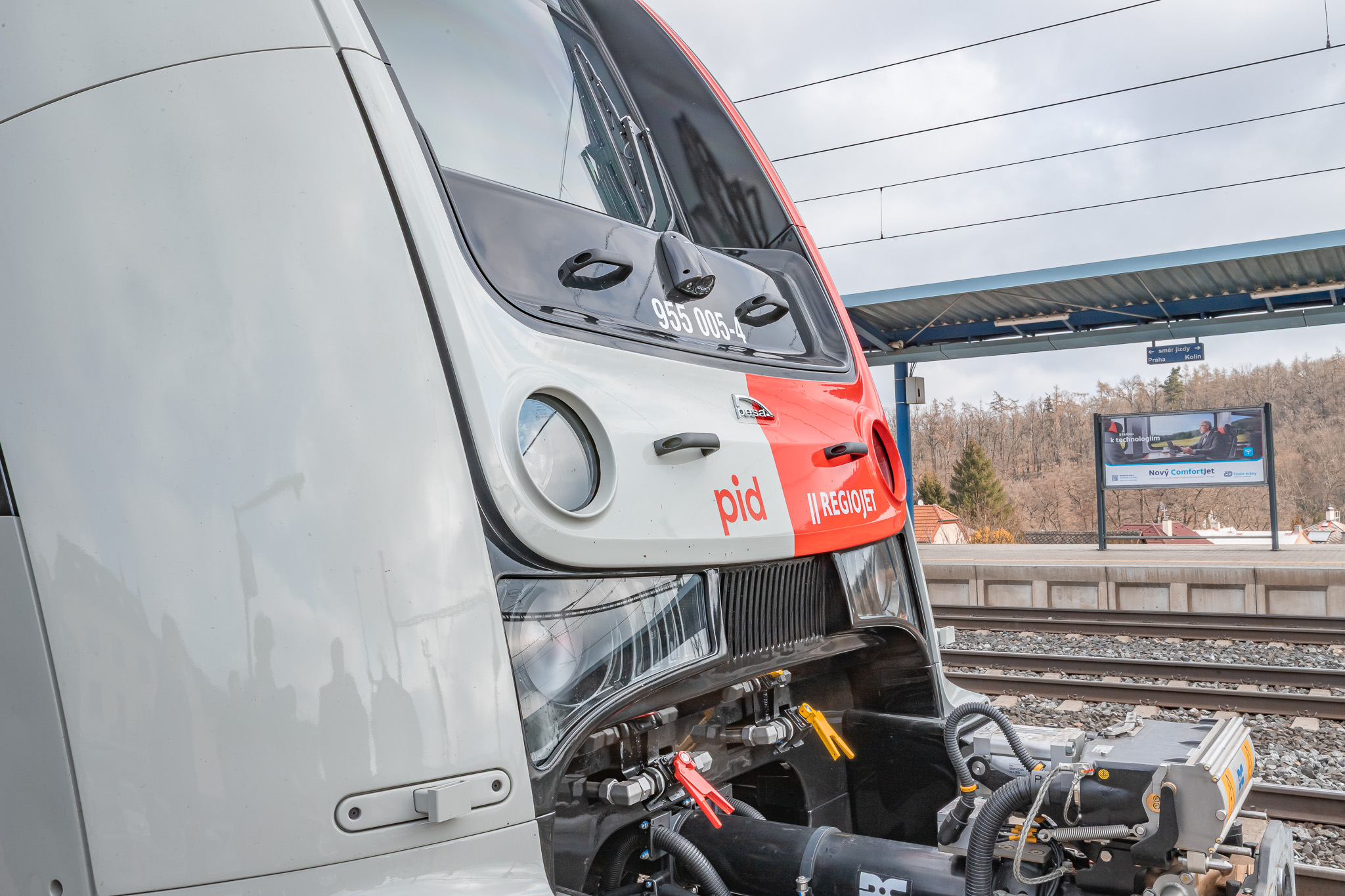 Nové vlaky Pesa pro linky S49 a S61