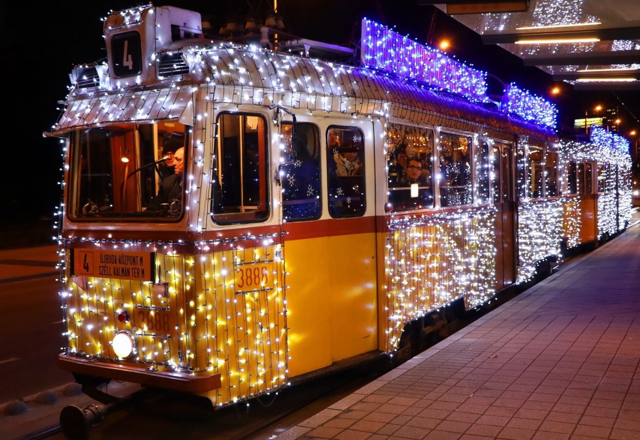 ANKETA: Kde jezdí nejhezčí “Vánoční tramvaj 2025”?